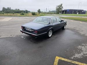 Zils Jaguar XJ 40 1988 Viļņa, ar dzinēja tilpumu 3.60 L un nobraukumu 59 tūkst. km par 12600 €, foto 18 vietnē AUTOMOTO.COM.LV