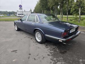 Zils Jaguar XJ 40 1988 Viļņa, ar dzinēja tilpumu 3.60 L un nobraukumu 59 tūkst. km par 12600 €, foto 21 vietnē AUTOMOTO.COM.LV