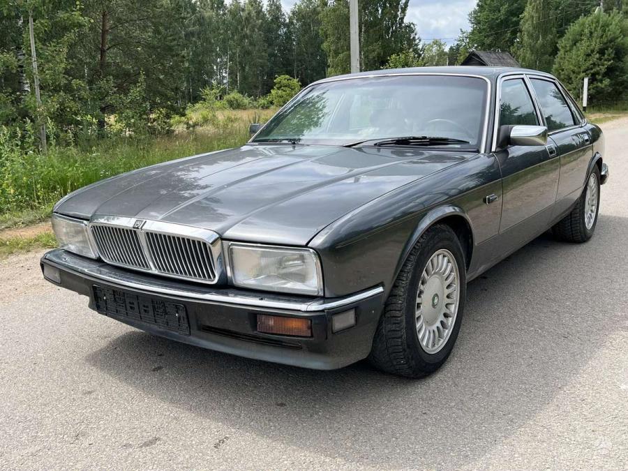 Серый Ягуар XJ 40 1989 в Каунас, объемом двигателя 3.98 л и пробегом 205 тыс. км за 3550 €, фото 3 на AUTOMOTO.COM.LV