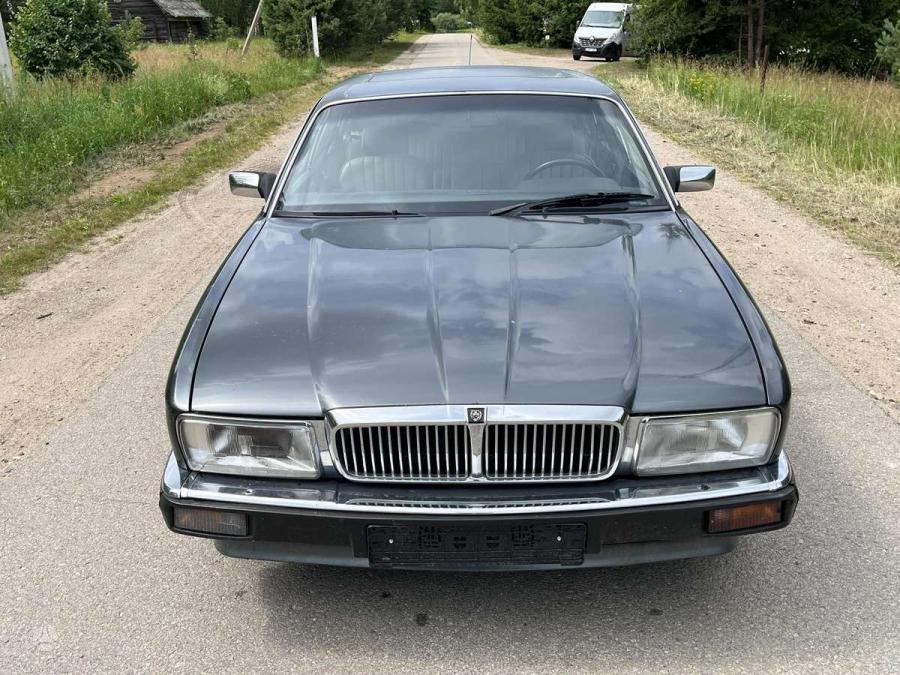 Серый Ягуар XJ 40 1989 в Каунас, объемом двигателя 3.98 л и пробегом 205 тыс. км за 3550 €, фото 4 на AUTOMOTO.COM.LV