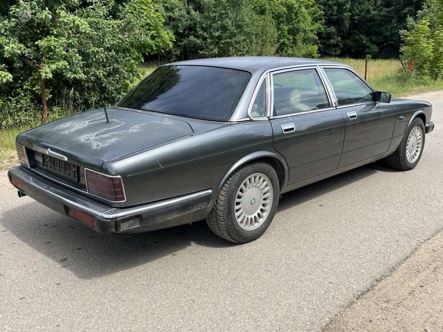 Серый Ягуар XJ 40 1989 в Каунас, объемом двигателя 3.98 л и пробегом 205 тыс. км за 3550 €, фото 7 на AUTOMOTO.COM.LV