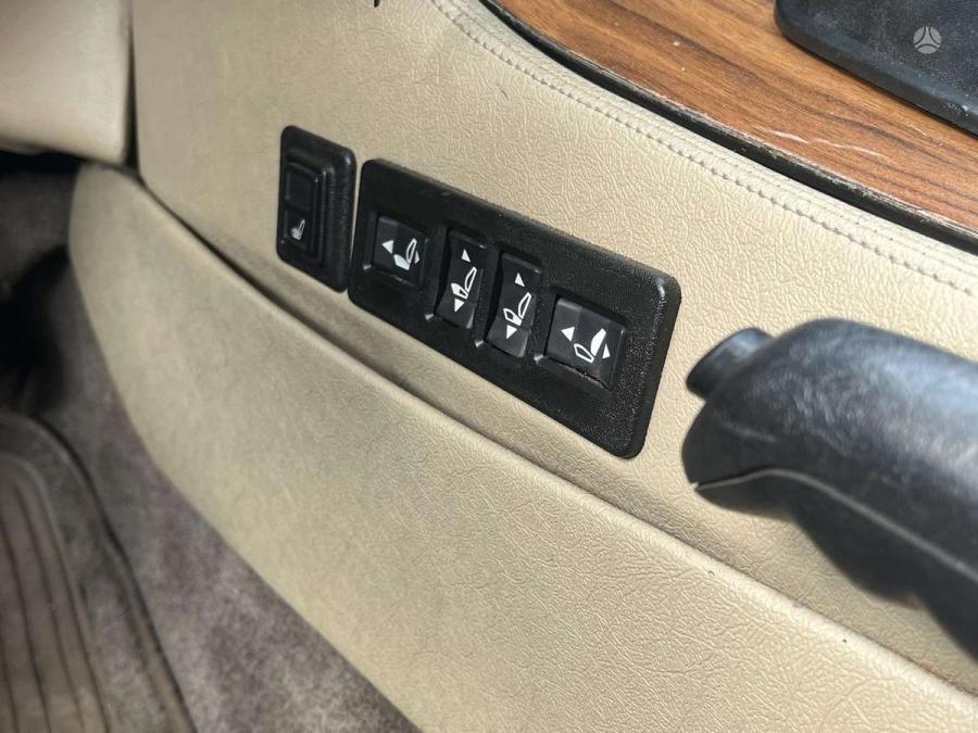 Серый Ягуар XJ 40 1989 в Каунас, объемом двигателя 3.98 л и пробегом 205 тыс. км за 3550 €, фото 16 на AUTOMOTO.COM.LV