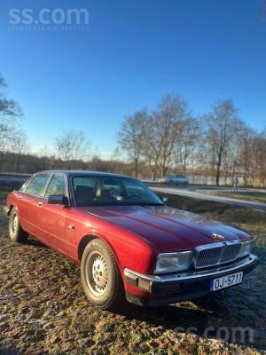 Red Jaguar XJ 40 1988 in Jekabpils, with an engine capacity of 3.60 L and mileage of 164 thousand km for 5700 €, photo  on AUTOMOTO.COM.LV