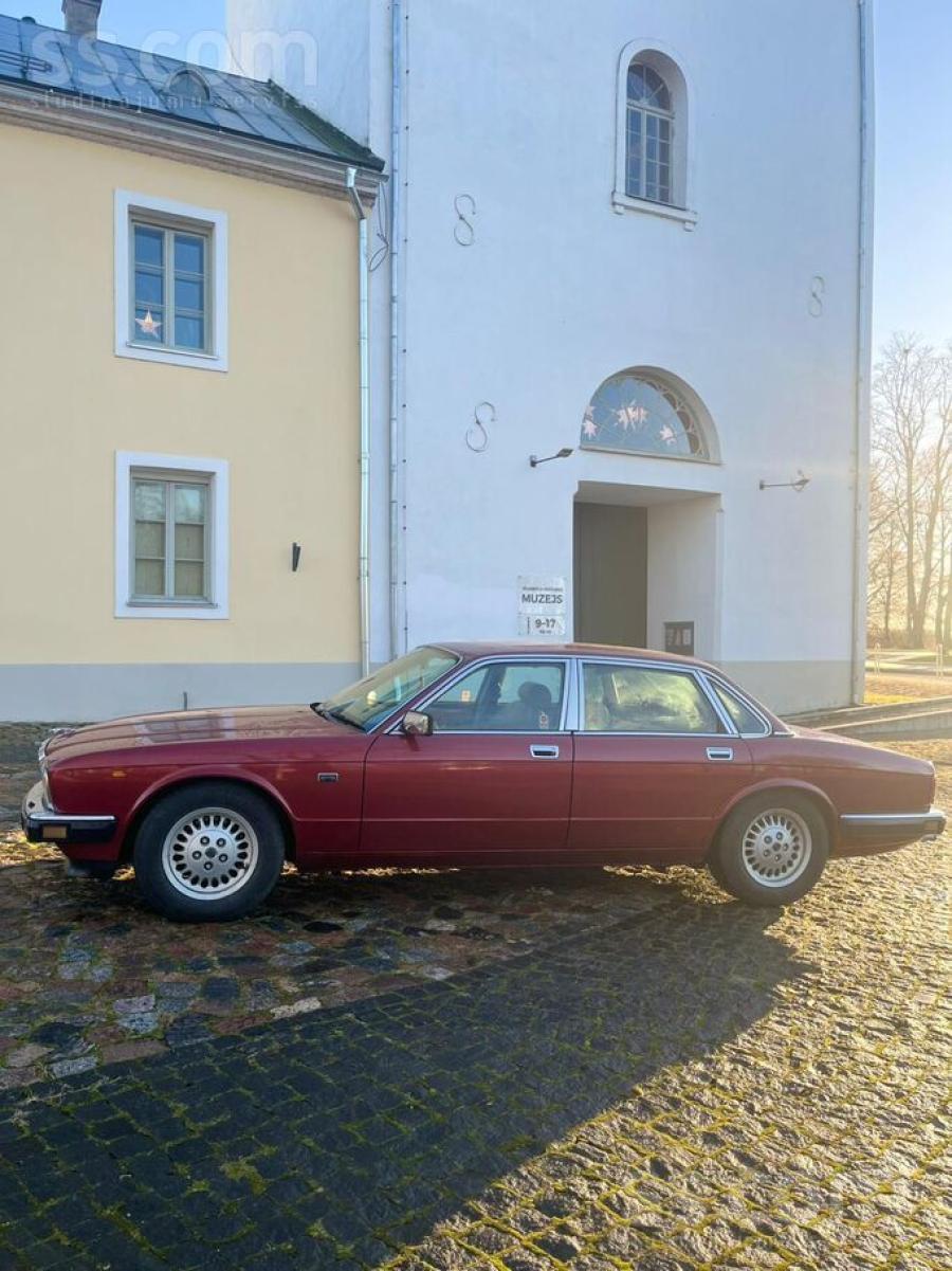 Red Jaguar XJ 40 1988 in Jekabpils, with an engine capacity of 3.60 L and mileage of 164 thousand km for 5700 €, photo 3 on AUTOMOTO.COM.LV
