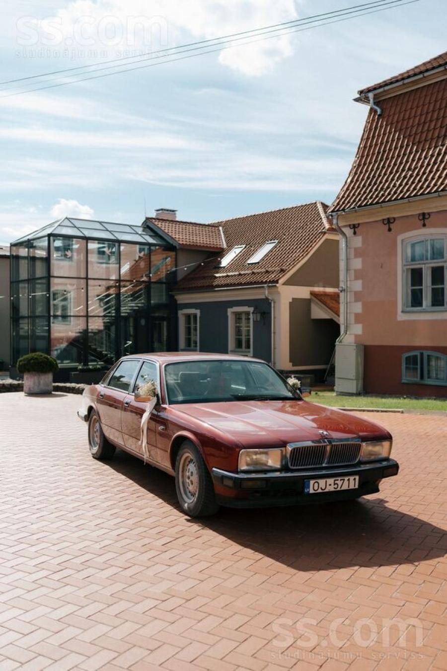 Красный Ягуар XJ 40 1988 в Екабпилс, объемом двигателя 3.60 л и пробегом 166 тыс. км за 5000 €, фото 3 на AUTOMOTO.COM.LV