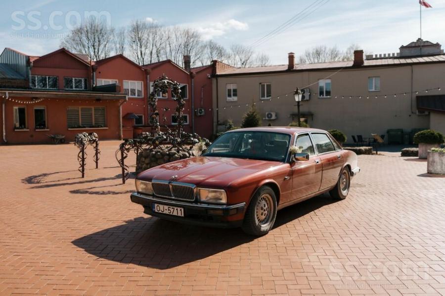 Красный Ягуар XJ 40 1988 в Екабпилс, объемом двигателя 3.60 л и пробегом 166 тыс. км за 5000 €, фото 4 на AUTOMOTO.COM.LV