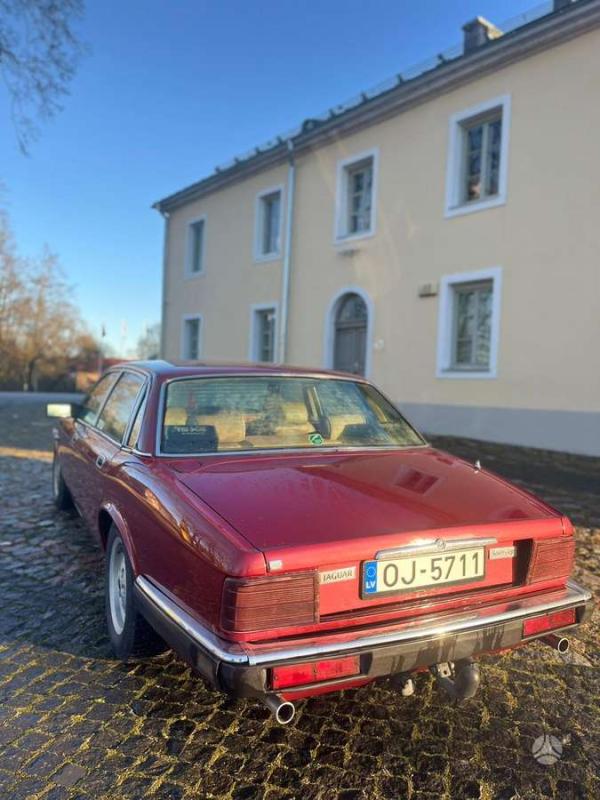 Красный Ягуар XJ 40 1988 в Екабпилс, объемом двигателя 3.59 л и пробегом 165 тыс. км за 4500 €, фото 5 на AUTOMOTO.COM.LV