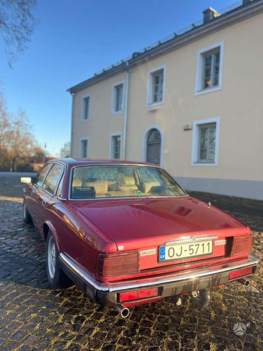 Sarkans Jaguar XJ 40 1988 Jēkabpils, ar dzinēja tilpumu 3.59 L un nobraukumu 165 tūkst. km par 4500 €, foto 5 vietnē AUTOMOTO.COM.LV