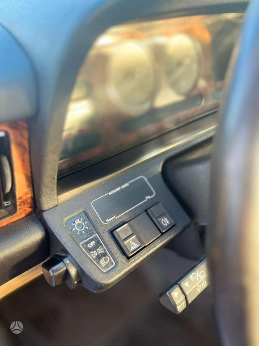 Sarkans Jaguar XJ 40 1988 Jēkabpils, ar dzinēja tilpumu 3.59 L un nobraukumu 165 tūkst. km par 4500 €, foto 10 vietnē AUTOMOTO.COM.LV