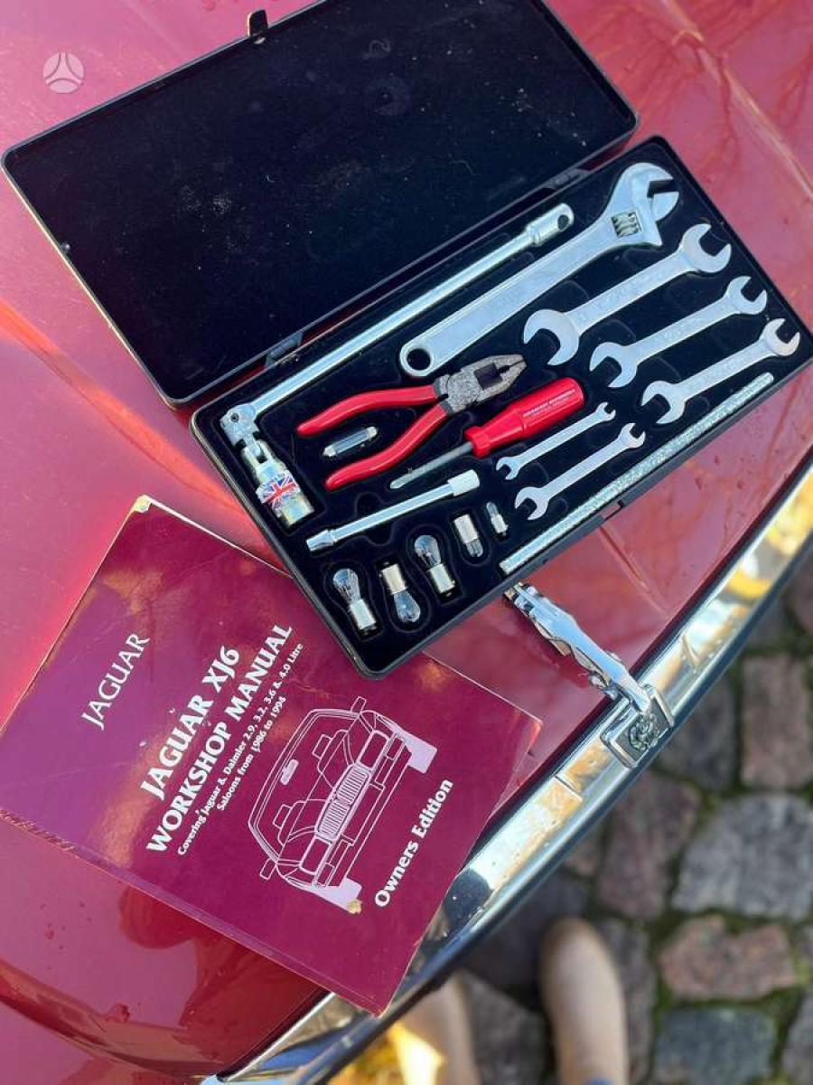 Sarkans Jaguar XJ 40 1988 Jēkabpils, ar dzinēja tilpumu 3.59 L un nobraukumu 165 tūkst. km par 4500 €, foto 15 vietnē AUTOMOTO.COM.LV