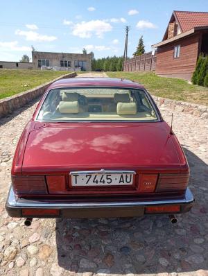Red Jaguar XJ 40 1993 in Lazdijai, with an engine capacity of 3.20 L and mileage of 140 thousand km for 3499 €, photo 6 on AUTOMOTO.COM.LV