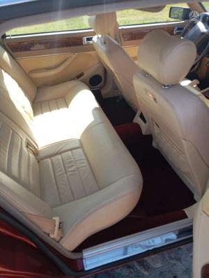 Red Jaguar XJ 40 1993 in Lazdijai, with an engine capacity of 3.20 L and mileage of 140 thousand km for 3499 €, photo 8 on AUTOMOTO.COM.LV