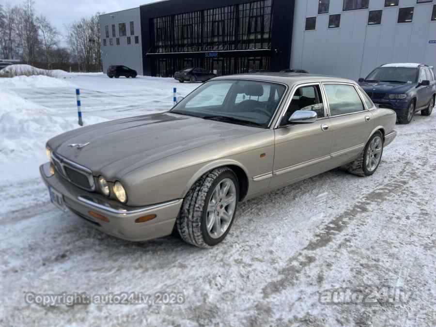 Beige Jaguar XJ 1999 in Tallinn, with an engine capacity of 4.00 L and mileage of 0 thousand km for 6000 €, photo 1 on AUTOMOTO.COM.LV