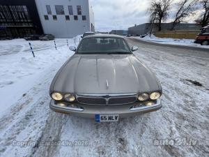 Beige Jaguar XJ 1999 in Tallinn, with an engine capacity of 4.00 L and mileage of 0 thousand km for 6000 €, photo 5 on AUTOMOTO.COM.LV