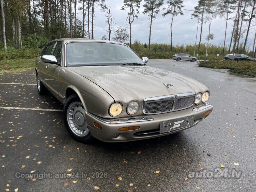 Beige Jaguar XJ 1999 in Tallinn, with an engine capacity of 4.00 L and mileage of 0 thousand km for 6000 €, photo 14 on AUTOMOTO.COM.LV