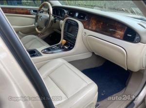 Smilšu krāsa Jaguar XJ 2003 Tallina, ar dzinēja tilpumu 4.20 L un nobraukumu 189 tūkst. km par 8500 €, foto 3 vietnē AUTOMOTO.COM.LV