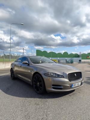 Beige Jaguar XJ 2010 in Tartu, with an engine capacity of 3.00 L and mileage of 304 thousand km for 11500 €, photo 3 on AUTOMOTO.COM.LV