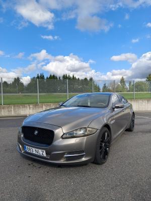 Beige Jaguar XJ 2010 in Tartu, with an engine capacity of 3.00 L and mileage of 304 thousand km for 11500 €, photo 11 on AUTOMOTO.COM.LV