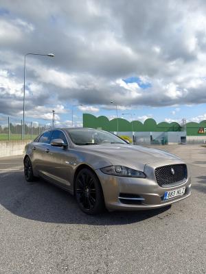 Beige Jaguar XJ 2010 in Tartu, with an engine capacity of 3.00 L and mileage of 304 thousand km for 11500 €, photo 12 on AUTOMOTO.COM.LV