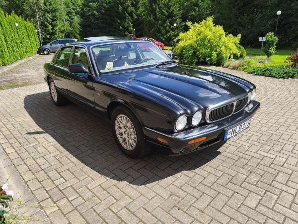 Melns Jaguar XJ 2000 Klaipėda, ar dzinēja tilpumu 3.25 L un nobraukumu 180 tūkst. km par 5000 €, foto 5 vietnē AUTOMOTO.COM.LV