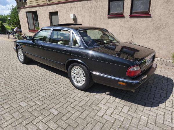 Melns Jaguar XJ 2000 Klaipėda, ar dzinēja tilpumu 3.25 L un nobraukumu 180 tūkst. km par 5000 €, foto 6 vietnē AUTOMOTO.COM.LV