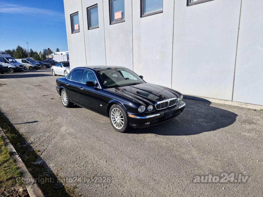 Black Jaguar XJ 2007 in Tallinn, with an engine capacity of 2.70 L and mileage of 171 thousand km for 8000 €, photo 3 on AUTOMOTO.COM.LV