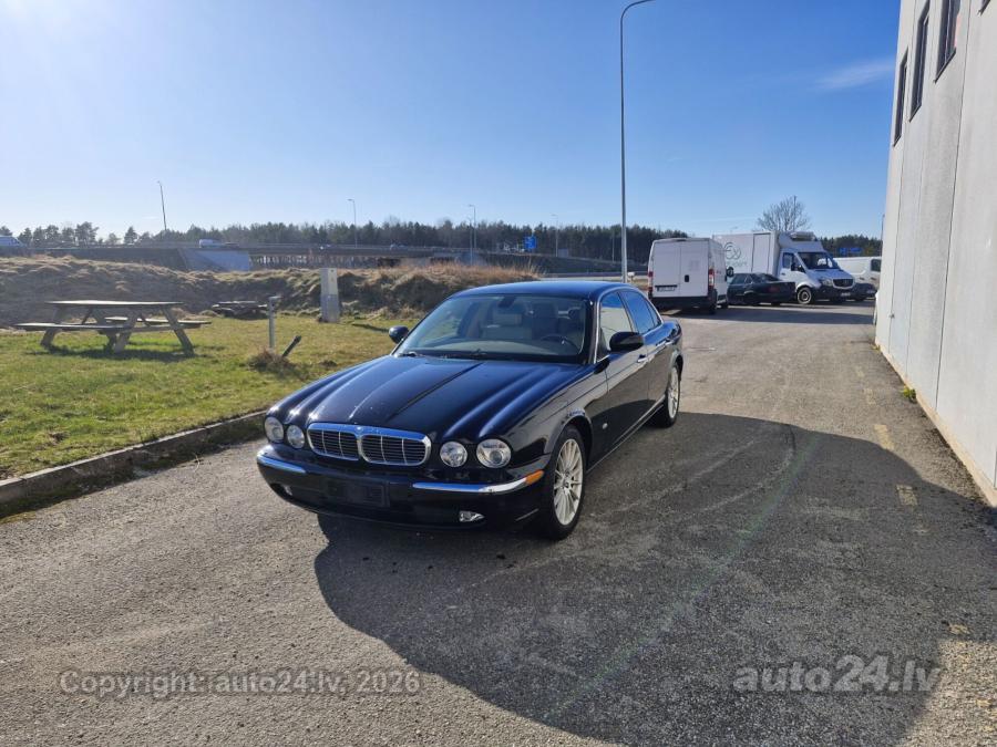 Black Jaguar XJ 2007 in Tallinn, with an engine capacity of 2.70 L and mileage of 171 thousand km for 8000 €, photo 4 on AUTOMOTO.COM.LV