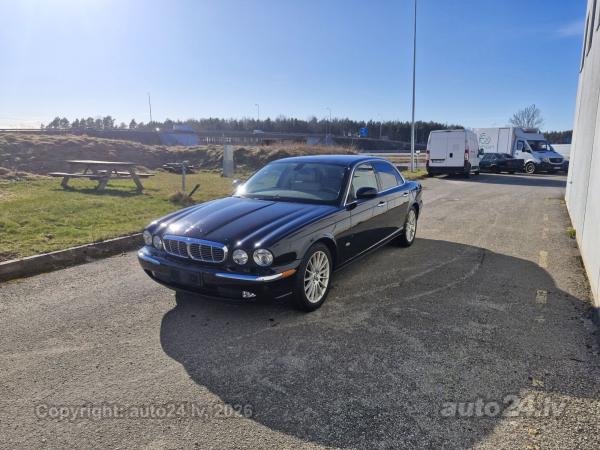 Black Jaguar XJ 2007 in Tallinn, with an engine capacity of 2.70 L and mileage of 171 thousand km for 8000 €, photo 4 on AUTOMOTO.COM.LV