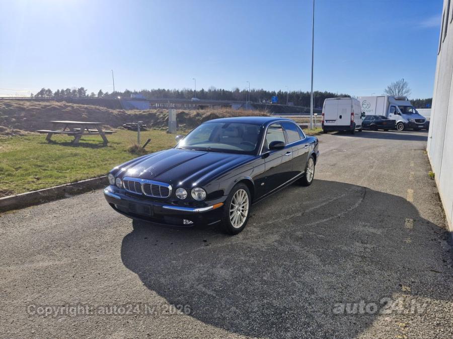 Black Jaguar XJ 2007 in Tallinn, with an engine capacity of 2.70 L and mileage of 171 thousand km for 8000 €, photo 5 on AUTOMOTO.COM.LV