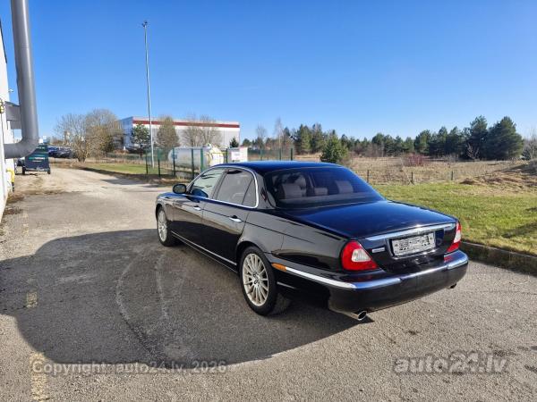 Black Jaguar XJ 2007 in Tallinn, with an engine capacity of 2.70 L and mileage of 171 thousand km for 8000 €, photo 5 on AUTOMOTO.COM.LV