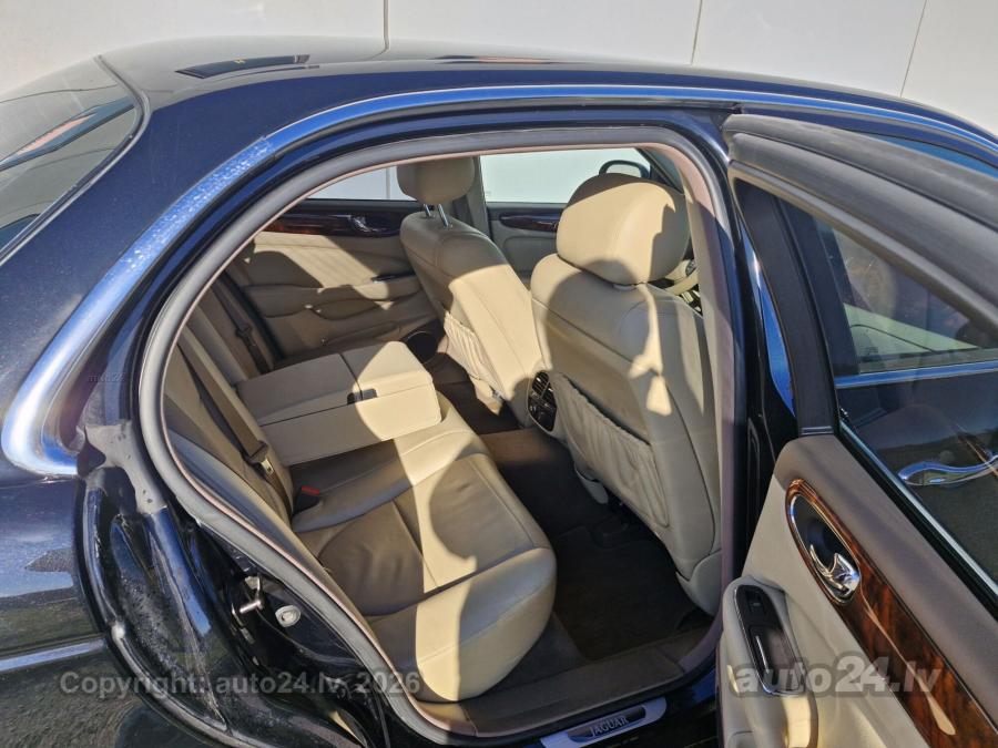 Black Jaguar XJ 2007 in Tallinn, with an engine capacity of 2.70 L and mileage of 171 thousand km for 8000 €, photo 8 on AUTOMOTO.COM.LV