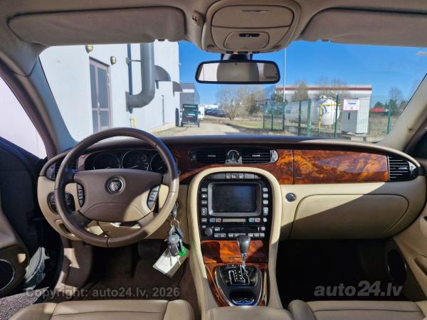 Black Jaguar XJ 2007 in Tallinn, with an engine capacity of 2.70 L and mileage of 171 thousand km for 8000 €, photo 8 on AUTOMOTO.COM.LV