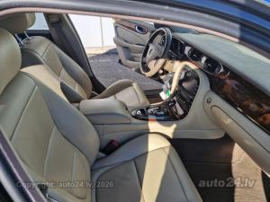Black Jaguar XJ 2007 in Tallinn, with an engine capacity of 2.70 L and mileage of 171 thousand km for 8000 €, photo 10 on AUTOMOTO.COM.LV