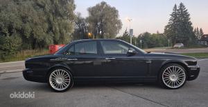 Melns Jaguar XJ 2008 Tallina, ar dzinēja tilpumu 2.70 L un nobraukumu 330 tūkst. km par 9000 €, foto 6 vietnē AUTOMOTO.COM.LV
