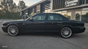 Melns Jaguar XJ 2008 Tallina, ar dzinēja tilpumu 2.70 L un nobraukumu 330 tūkst. km par 9000 €, foto 13 vietnē AUTOMOTO.COM.LV