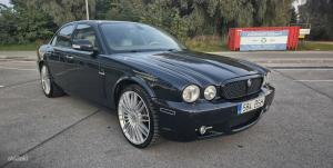 Melns Jaguar XJ 2008 Tallina, ar dzinēja tilpumu 2.70 L un nobraukumu 330 tūkst. km par 9000 €, foto 14 vietnē AUTOMOTO.COM.LV