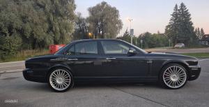 Melns Jaguar XJ 2008 Tallina, ar dzinēja tilpumu 2.70 L un nobraukumu 330 tūkst. km par 9000 €, foto 15 vietnē AUTOMOTO.COM.LV