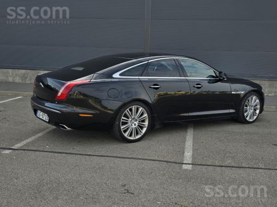 Melns Jaguar XJ 2010 Rīga, ar dzinēja tilpumu 3.00 L un nobraukumu 317 tūkst. km par 10600 €, foto 7 vietnē AUTOMOTO.COM.LV