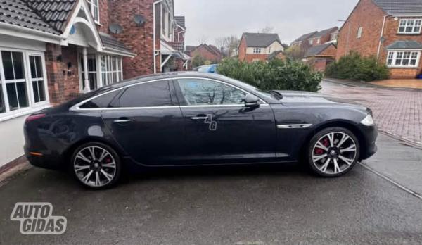 Melns Jaguar XJ 2010 Šauļi, ar dzinēja tilpumu 3.00 L un nobraukumu 370 tūkst. km par 4500 €, foto 2 vietnē AUTOMOTO.COM.LV