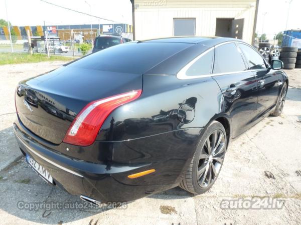 Black Jaguar XJ 2010 in Tartu, with an engine capacity of 3.00 L and mileage of 240 thousand km for 14550 €, photo 5 on AUTOMOTO.COM.LV