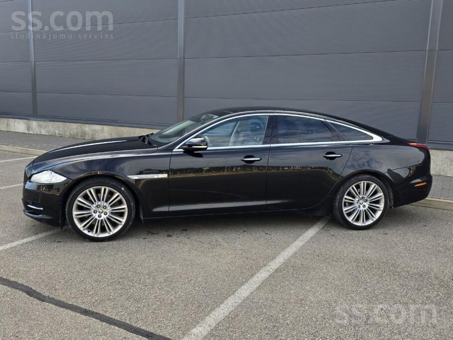 Melns Jaguar XJ 2010 Rīga, ar dzinēja tilpumu 3.00 L un nobraukumu 319 tūkst. km par 9750 €, foto 3 vietnē AUTOMOTO.COM.LV