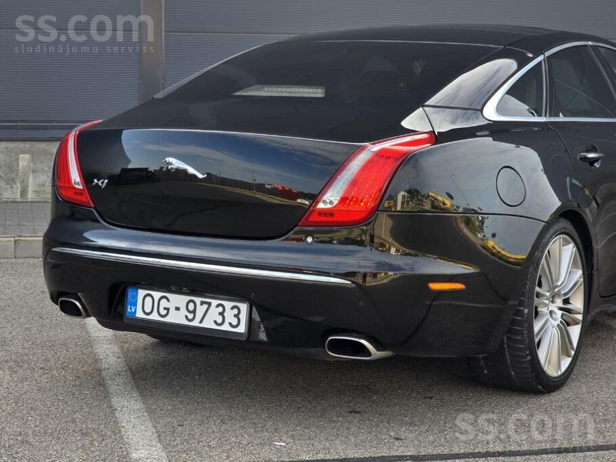 Melns Jaguar XJ 2010 Rīga, ar dzinēja tilpumu 3.00 L un nobraukumu 319 tūkst. km par 9750 €, foto 9 vietnē AUTOMOTO.COM.LV