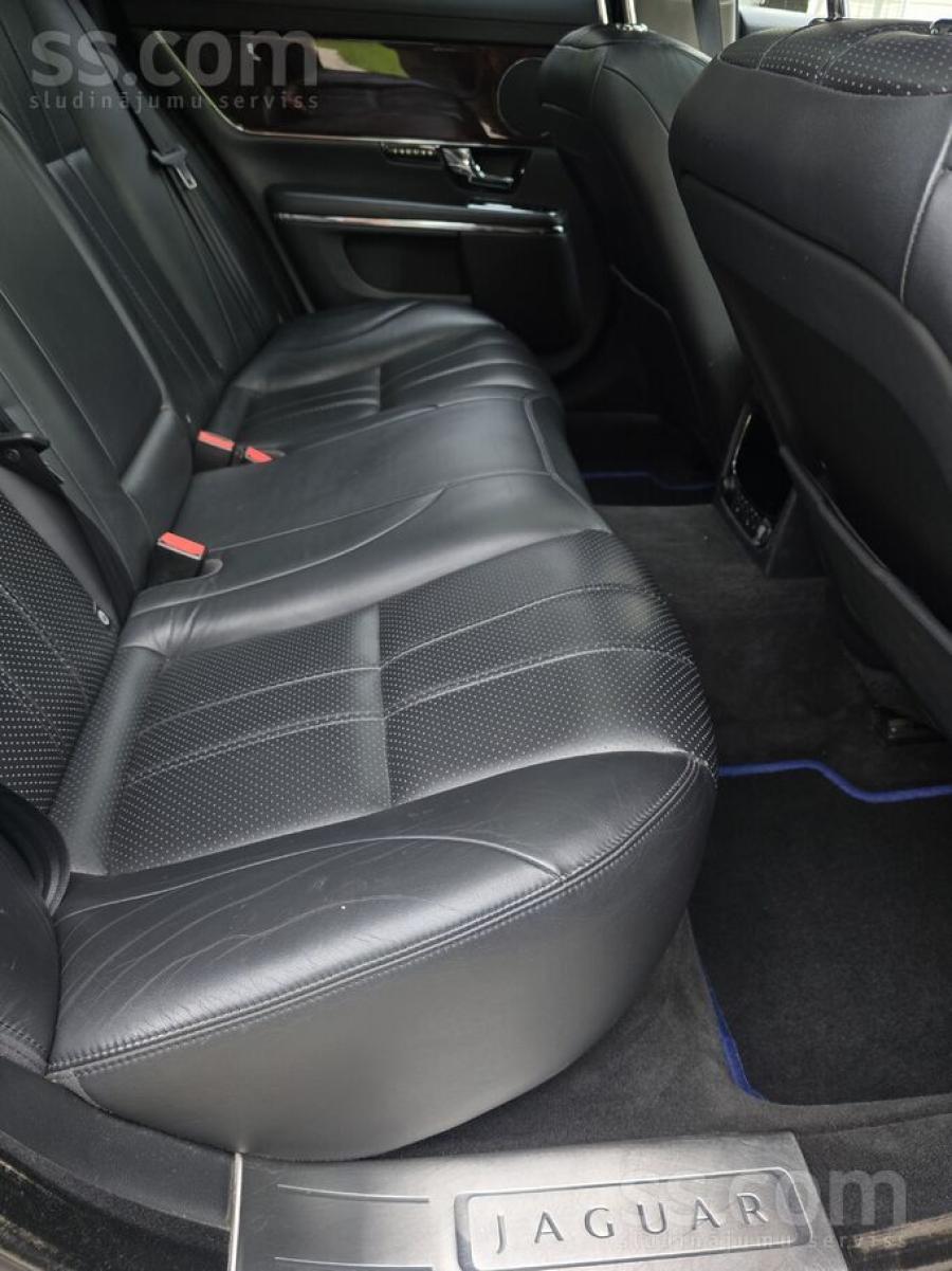 Melns Jaguar XJ 2010 Rīga, ar dzinēja tilpumu 3.00 L un nobraukumu 319 tūkst. km par 9750 €, foto 18 vietnē AUTOMOTO.COM.LV