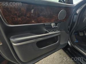 Melns Jaguar XJ 2010 Rīga, ar dzinēja tilpumu 3.00 L un nobraukumu 319 tūkst. km par 9750 €, foto 20 vietnē AUTOMOTO.COM.LV