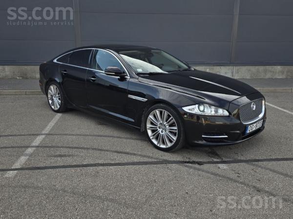 Melns Jaguar XJ 2010 Rīga, ar dzinēja tilpumu 3.00 L un nobraukumu 319 tūkst. km par 9600 €, foto 4 vietnē AUTOMOTO.COM.LV