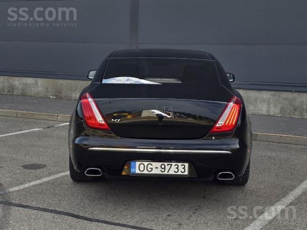 Melns Jaguar XJ 2010 Rīga, ar dzinēja tilpumu 3.00 L un nobraukumu 319 tūkst. km par 9600 €, foto 9 vietnē AUTOMOTO.COM.LV