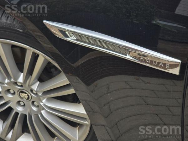 Melns Jaguar XJ 2010 Rīga, ar dzinēja tilpumu 3.00 L un nobraukumu 319 tūkst. km par 9600 €, foto 10 vietnē AUTOMOTO.COM.LV