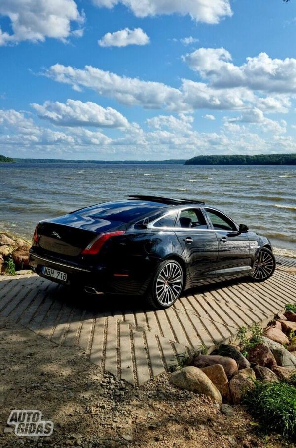 Melns Jaguar XJ 2010 Kauņa, ar dzinēja tilpumu 3.00 L un nobraukumu 312 tūkst. km par 8700 €, foto 3 vietnē AUTOMOTO.COM.LV