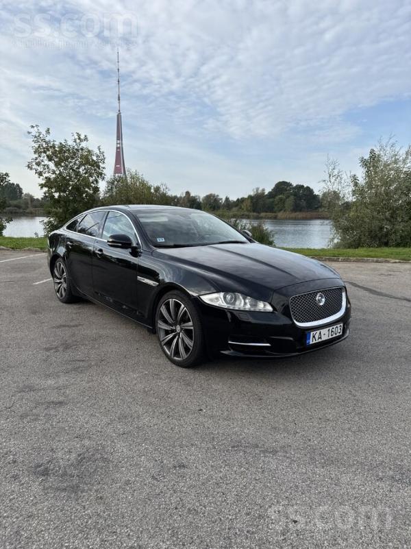 Black Jaguar XJ 2011 in Riga, with an engine capacity of 3.00 L and mileage of 220 thousand km for 14500 €, photo 1 on AUTOMOTO.COM.LV