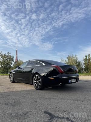 Melns Jaguar XJ 2011 Rīga, ar dzinēja tilpumu 3.00 L un nobraukumu 220 tūkst. km par 14500 €, foto 3 vietnē AUTOMOTO.COM.LV